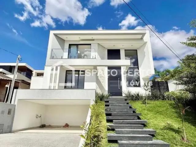 Casa / Sobrado para Venda em Goiânia/GO Jardins Madri 4 Quartos