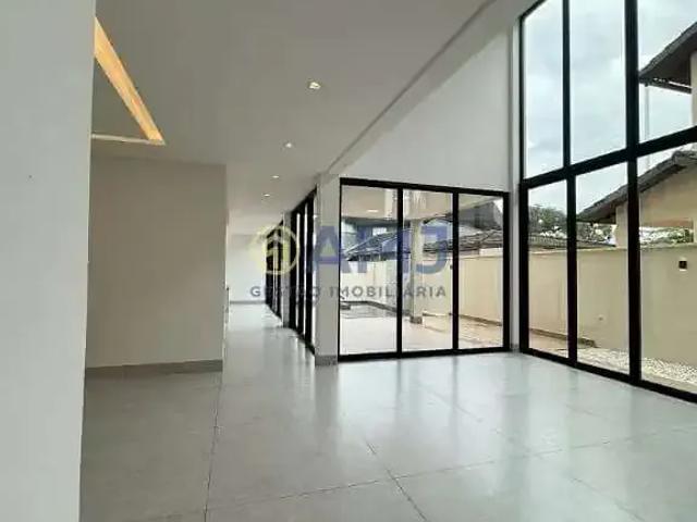 Casa / Sobrado para Venda em Goiânia/GO Jardins Madri 5 Quartos