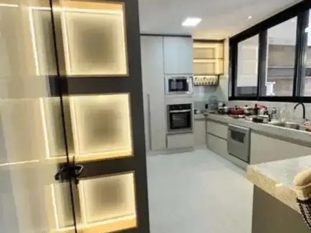 Casa / Sobrado para Venda em Goiânia/GO Jardins Madri 5 Quartos