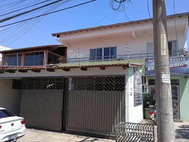 Casa / Sobrado para Venda em Goiânia/GO Setor Central 4 Quartos