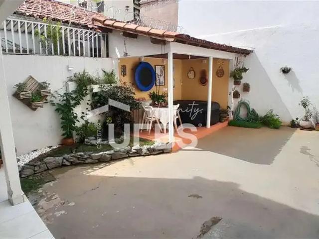 Casa / Sobrado para Venda em Goiânia/GO Setor Central 6 Quartos