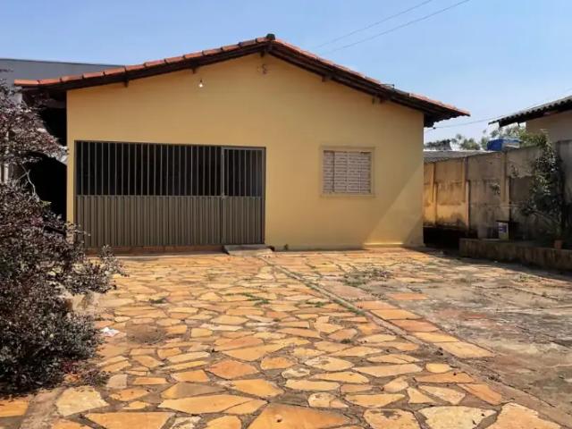 Casa / Sobrado para Venda em Goiânia/GO Setor Centro Oeste 4 Quartos