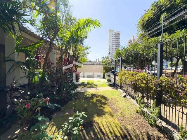 Casa / Sobrado para Venda em Goiânia/GO Setor Aeroporto 3 Quartos