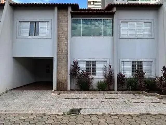 Casa / Sobrado para Venda em Goiânia/GO Setor Bueno 3 Quartos