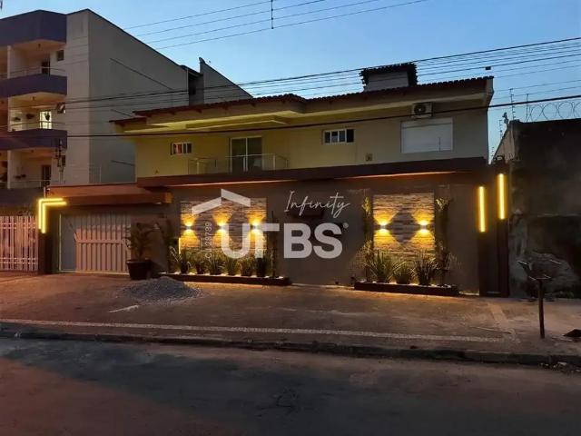 Casa / Sobrado para Venda em Goiânia/GO Setor Leste Universitário 4 Quartos