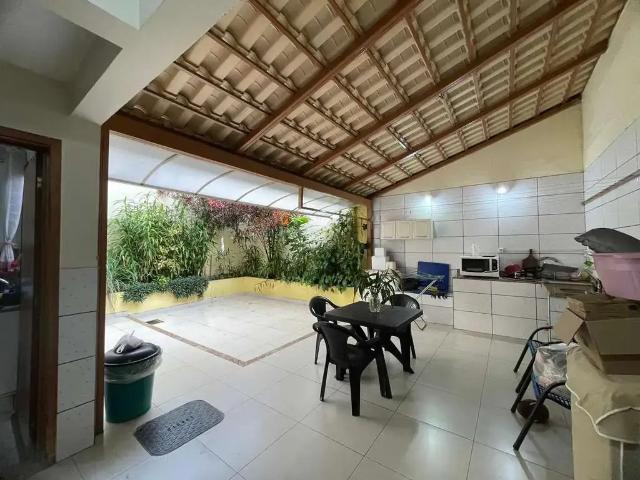 Casa / Sobrado para Venda em Goiânia/GO Setor Nova Suiça 4 Quartos