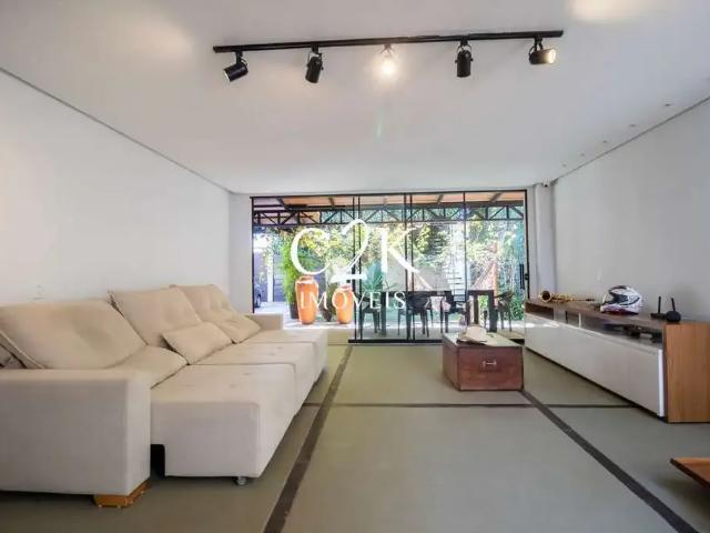 Casa / Sobrado para Venda em Goiânia/GO Setor Nova Suiça 5 Quartos