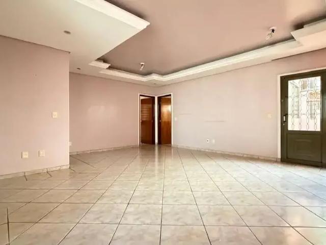 Casa / Sobrado para Venda em Goiânia/GO Setor Nova Suiça 3 Quartos