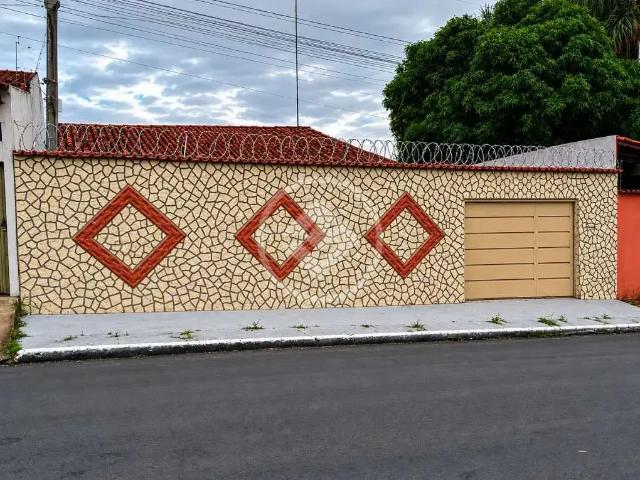 Casa / Sobrado para Venda em Goiânia/GO Setor Santos Dumont 2 Quartos