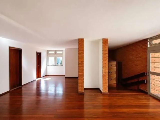 Casa / Sobrado para Venda em Goiânia/GO Setor Sul 4 Quartos