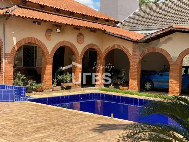 Casa / Sobrado para Venda em Goiânia/GO Setor Sul 5 Quartos