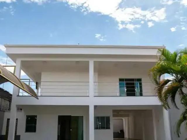 Casa / Sobrado para Venda em Goiânia/GO Parque das Amendoeiras 4 Quartos