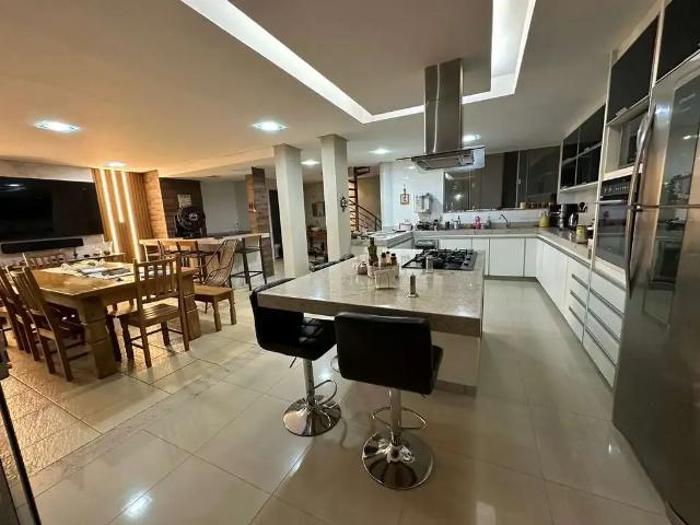 Casa / Sobrado para Venda em Goiânia/GO Parque das Laranjeiras 4 Quartos