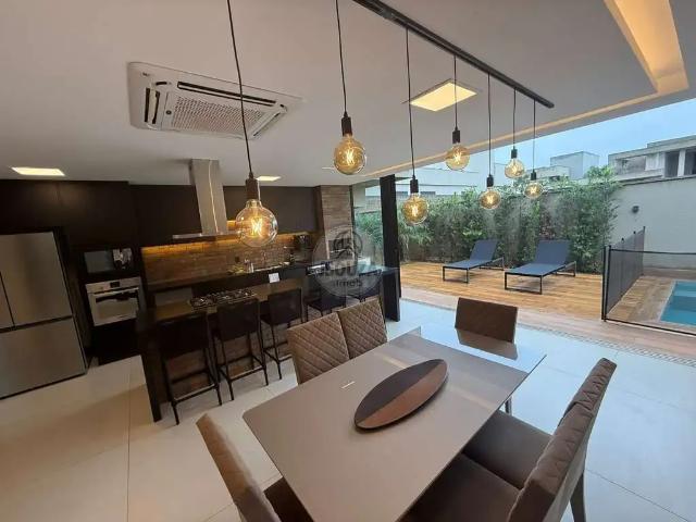 Casa / Sobrado para Venda em Goiânia/GO Residencial Goiânia Golfe Clube 4 Quartos