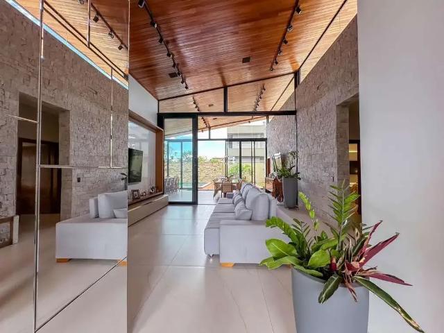 Casa / Sobrado para Venda em Goiânia/GO Residencial Goiânia Golfe Clube 3 Quartos