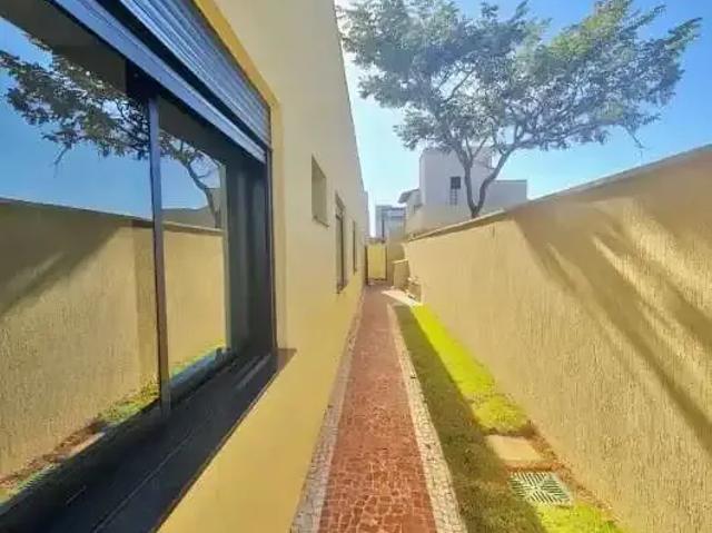 Casa / Sobrado para Venda em Goiânia/GO Residencial Goiânia Golfe Clube 3 Quartos