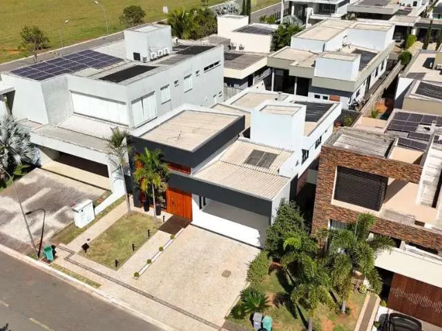 Casa / Sobrado para Venda em Goiânia/GO Residencial Goiânia Golfe Clube 3 Quartos