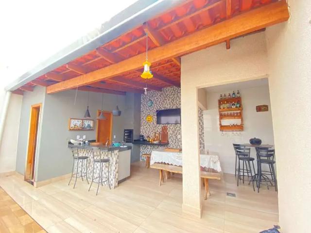 Casa / Sobrado para Venda em Goiânia/GO Residencial Santa Fé I 3 Quartos