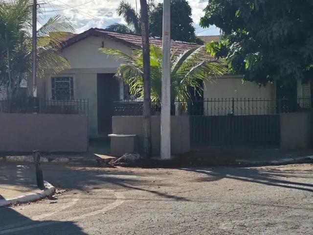 Casa / Sobrado para Venda em Goiânia/GO Vila Lucy 4 Quartos