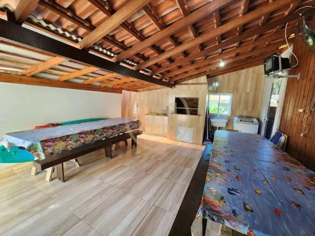 Casa / Sobrado para Venda em Governador Celso Ramos/SC Armação 6 Quartos