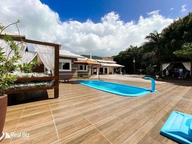 Casa / Sobrado para Venda em Governador Celso Ramos/SC Praia Grande 4 Quartos