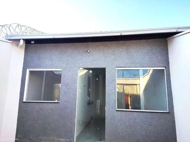 Casa / Sobrado para Venda em Governador Valadares/MG Castanheiras 2 Quartos