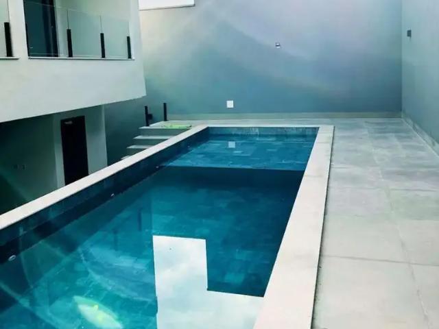 Casa / Sobrado para Venda em Governador Valadares/MG Centro 4 Quartos