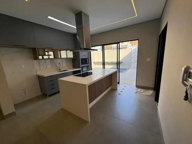 Casa / Sobrado para Venda em Governador Valadares/MG Centro 3 Quartos