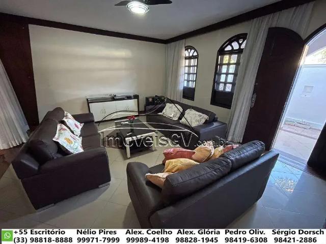 Casa / Sobrado para Venda em Governador Valadares/MG Esplanada 4 Quartos