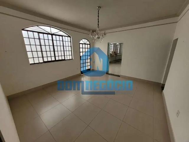 Casa / Sobrado para Venda em Governador Valadares/MG Ilha dos Araújos 4 Quartos
