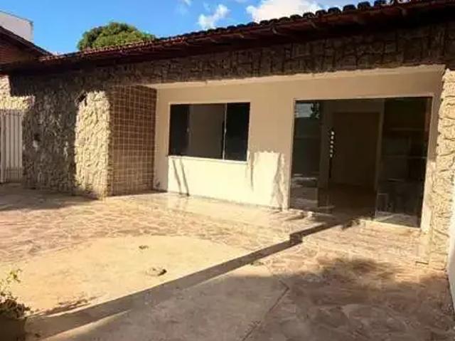 Casa / Sobrado para Venda em Governador Valadares/MG Ilha dos Araújos 4 Quartos