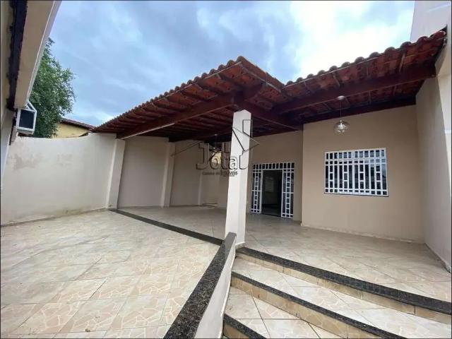 Casa / Sobrado para Venda em Governador Valadares/MG JK I 3 Quartos