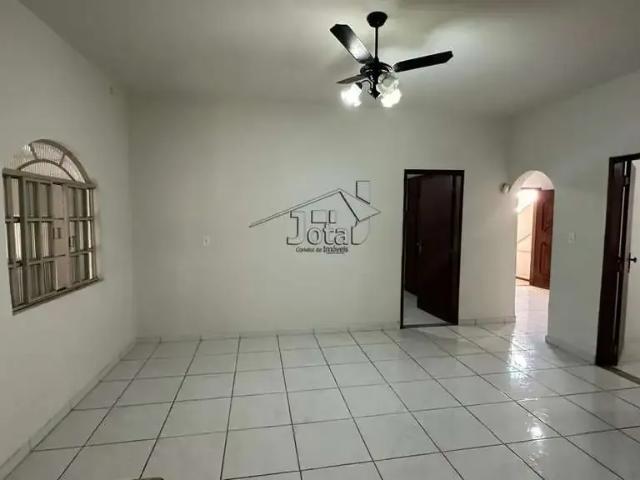 Casa / Sobrado para Venda em Governador Valadares/MG Lourdes 4 Quartos