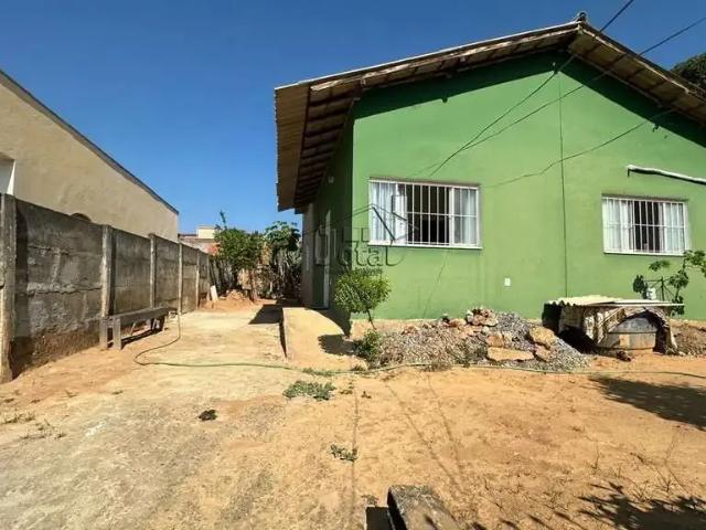 Casa / Sobrado para Venda em Governador Valadares/MG Santa Rita 3 Quartos