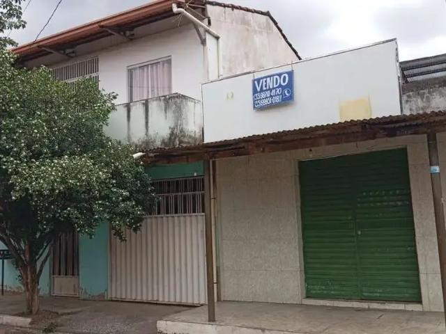 Casa / Sobrado para Venda em Governador Valadares/MG Santos Dumont I 3 Quartos