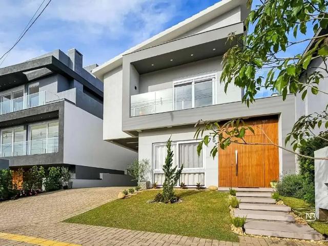 Casa / Sobrado para Venda em Gravataí/RS Centro 4 Quartos