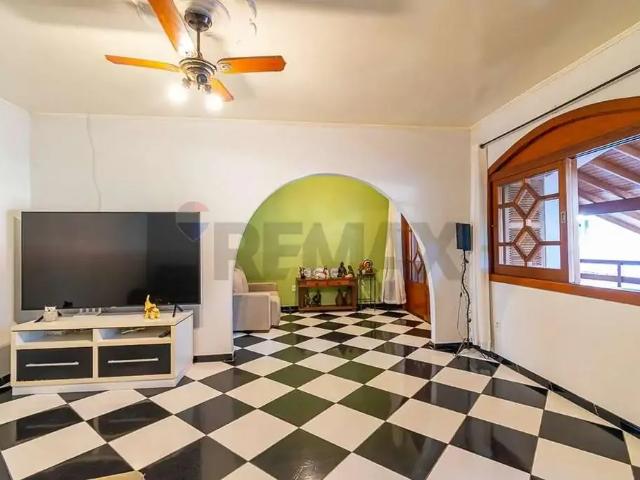 Casa / Sobrado para Venda em Gravataí/RS Jansen 3 Quartos