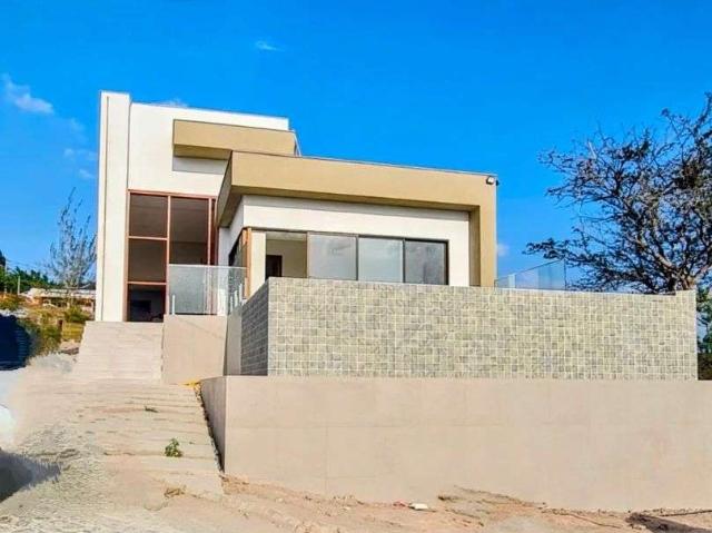 Casa / Sobrado para Venda em Gravatá/PE Porta Florada 4 Quartos