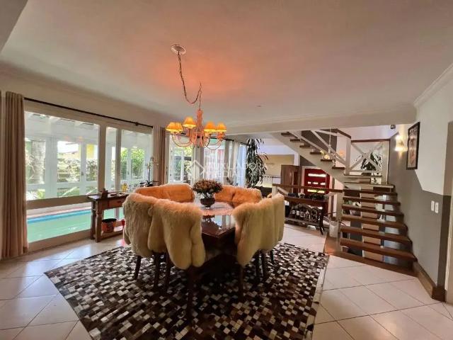 Casa / Sobrado para Venda em Gramado/RS Centro 3 Quartos