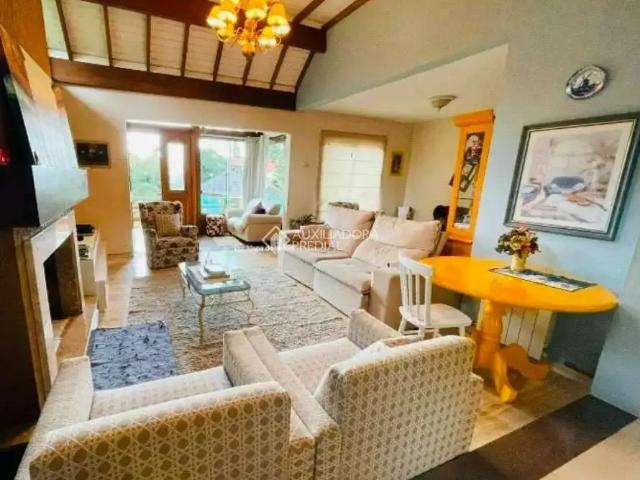 Casa / Sobrado para Venda em Gramado/RS Centro 4 Quartos