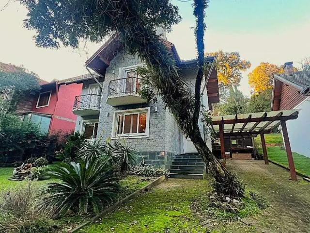 Casa / Sobrado para Venda em Gramado/RS Floresta 3 Quartos