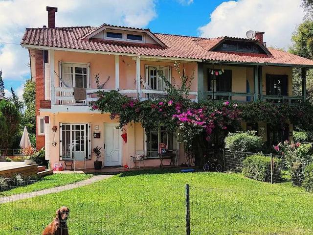 Casa / Sobrado para Venda em Gramado/RS Floresta 3 Quartos