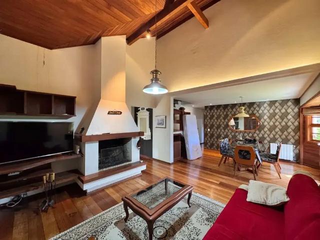 Casa / Sobrado para Venda em Gramado/RS Planalto 4 Quartos