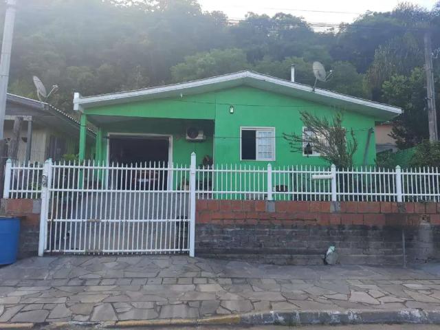 Casa / Sobrado para Venda em Gramado/RS Várzea Grande 1º de Maio 3 Quartos