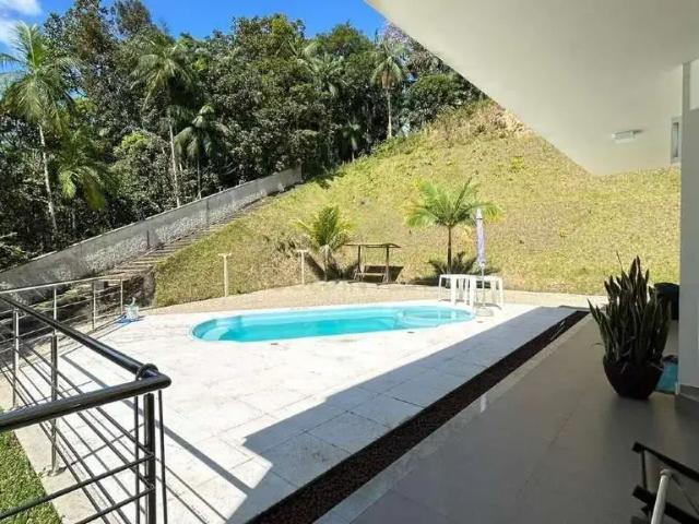 Casa / Sobrado para Venda em Guabiruba/SC São Pedro 3 Quartos