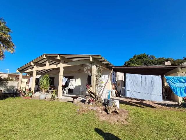 Casa / Sobrado para Venda em Guaíba/RS Alegria 3 Quartos