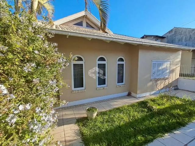 Casa / Sobrado para Venda em Guaíba/RS Alegria 3 Quartos