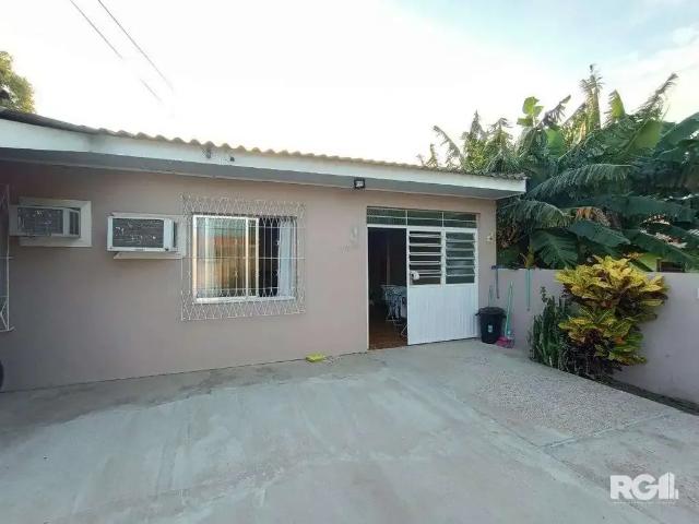 Casa / Sobrado para Venda em Guaíba/RS Alvorada 3 Quartos