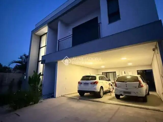 Casa / Sobrado para Venda em Guaíba/RS Alvorada 3 Quartos