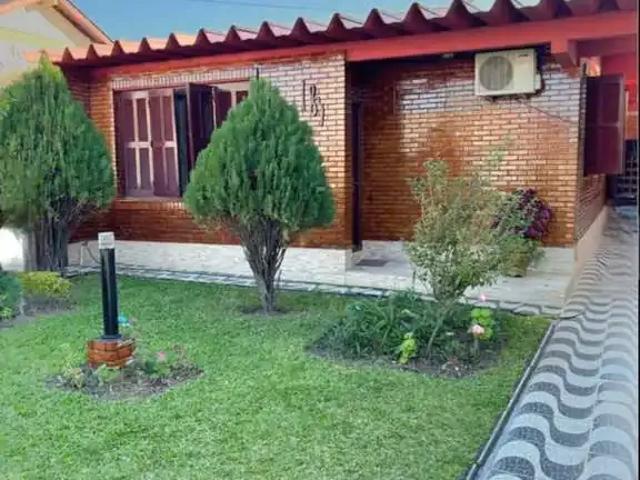 Casa / Sobrado para Venda em Guaíba/RS Centro 3 Quartos